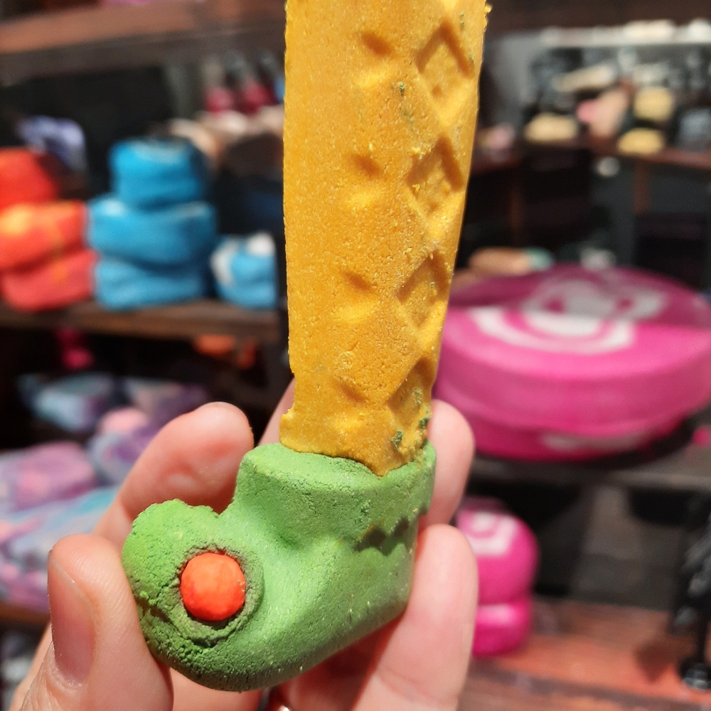 [크리스마스 한정판] 러쉬 LUSH 엘피 스틱 버블바 55g | 상품 상세 | 크로켓