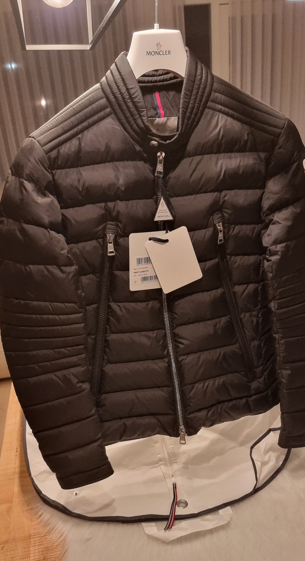 몽클레어 아미오 블랙 21-22FW MONCLER AMIOT 남성 숏 패딩 자켓 | 상품 상세 | 크로켓