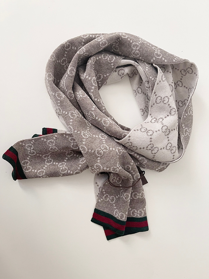 구찌 GG 시그니처 베이지 양면 울 머플러 | 상품 상세 | 크로켓