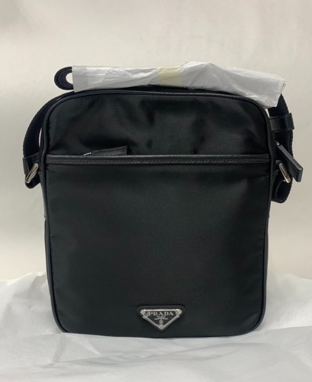 프라다 남성 삼각로고 포코노 크로스 백 검정 2VH143 | 상품 상세 | 크로켓