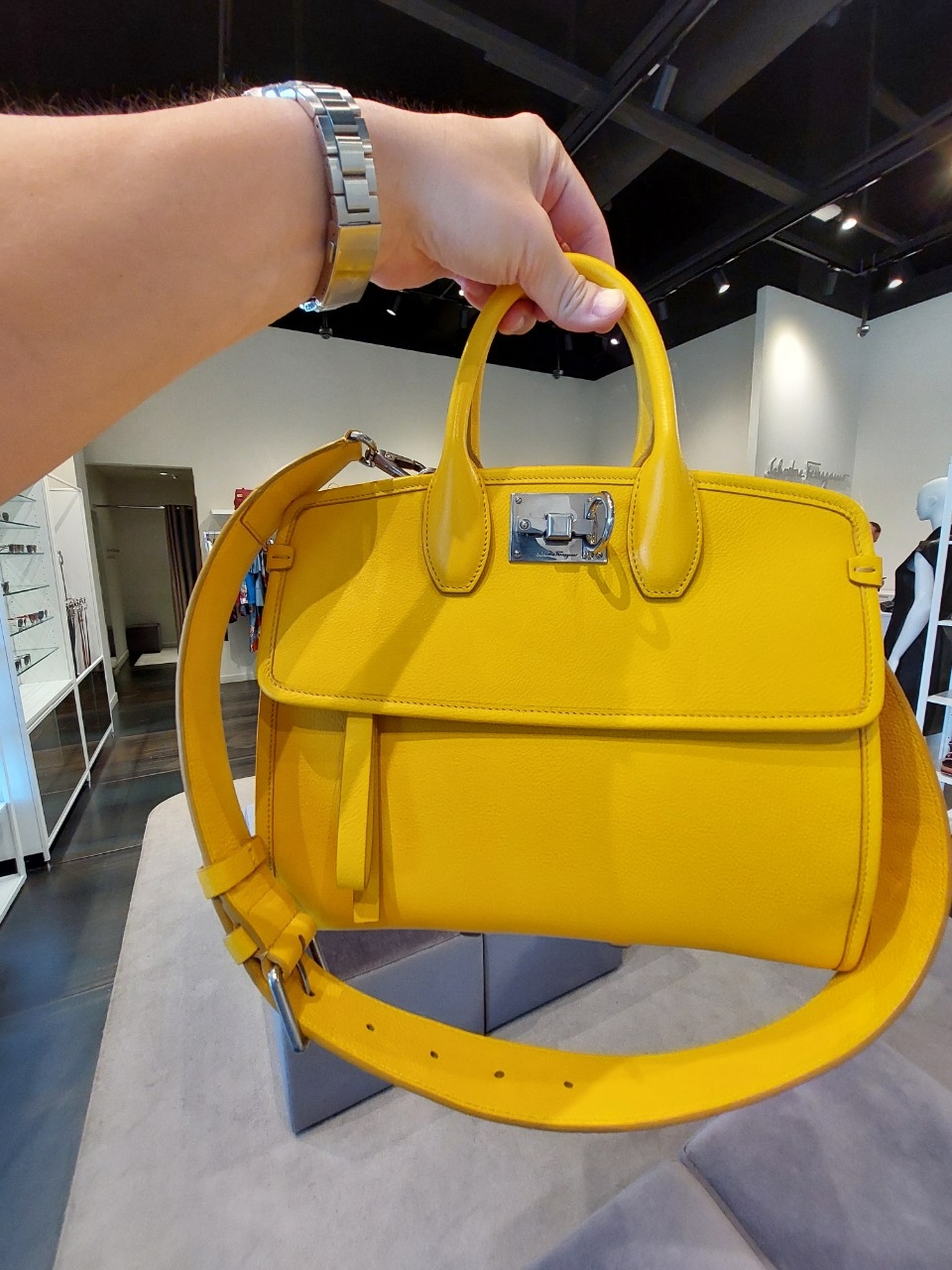 [페레가모] 간치니 스몰 스튜디오백 / 210987 0745154 / 관부가세포함 | 상품 상세 | 크로켓