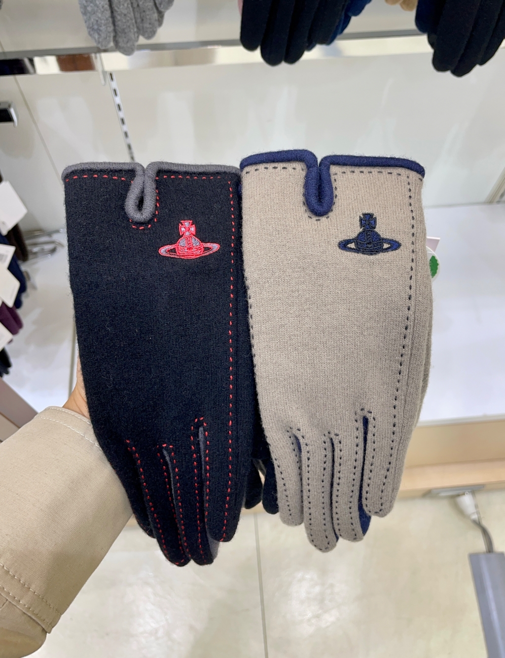 선물포장) 비비안웨스트우드 22FW 스마트터치 손장갑 4컬러 | 상품 상세 | 크로켓